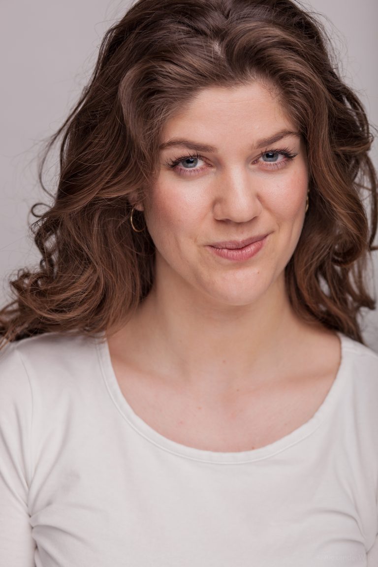 Miriam Hoff – Opera Singer | Lucas Alexander